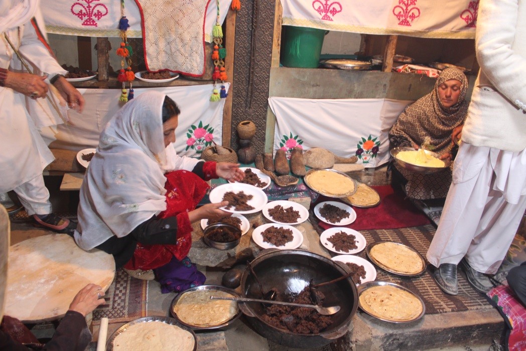 Makuti and Gulmandi baked by females in tradition Homes – PAMIR TIMES
